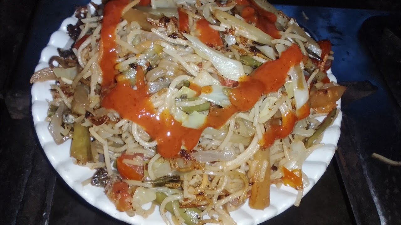 Hot Spicy Vegetable Noodles | Shreya food and vlogs - YouTube
