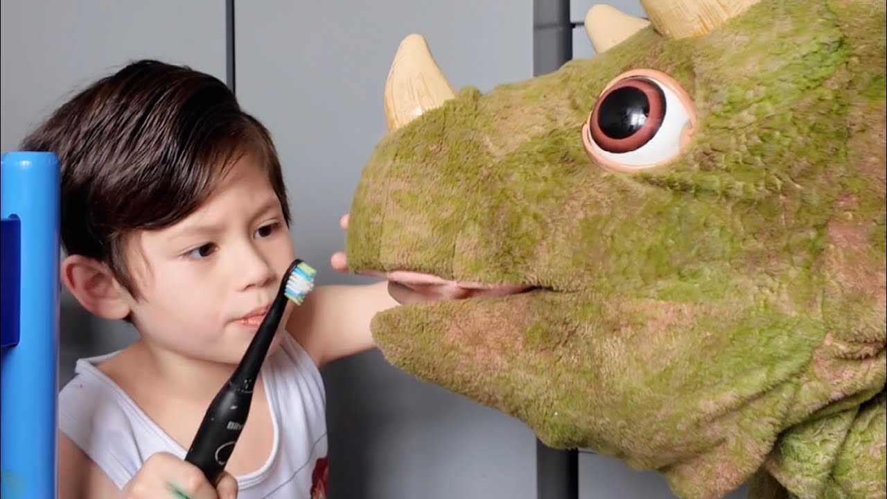Pamper day ng aming alagang dinosaur - YouTube