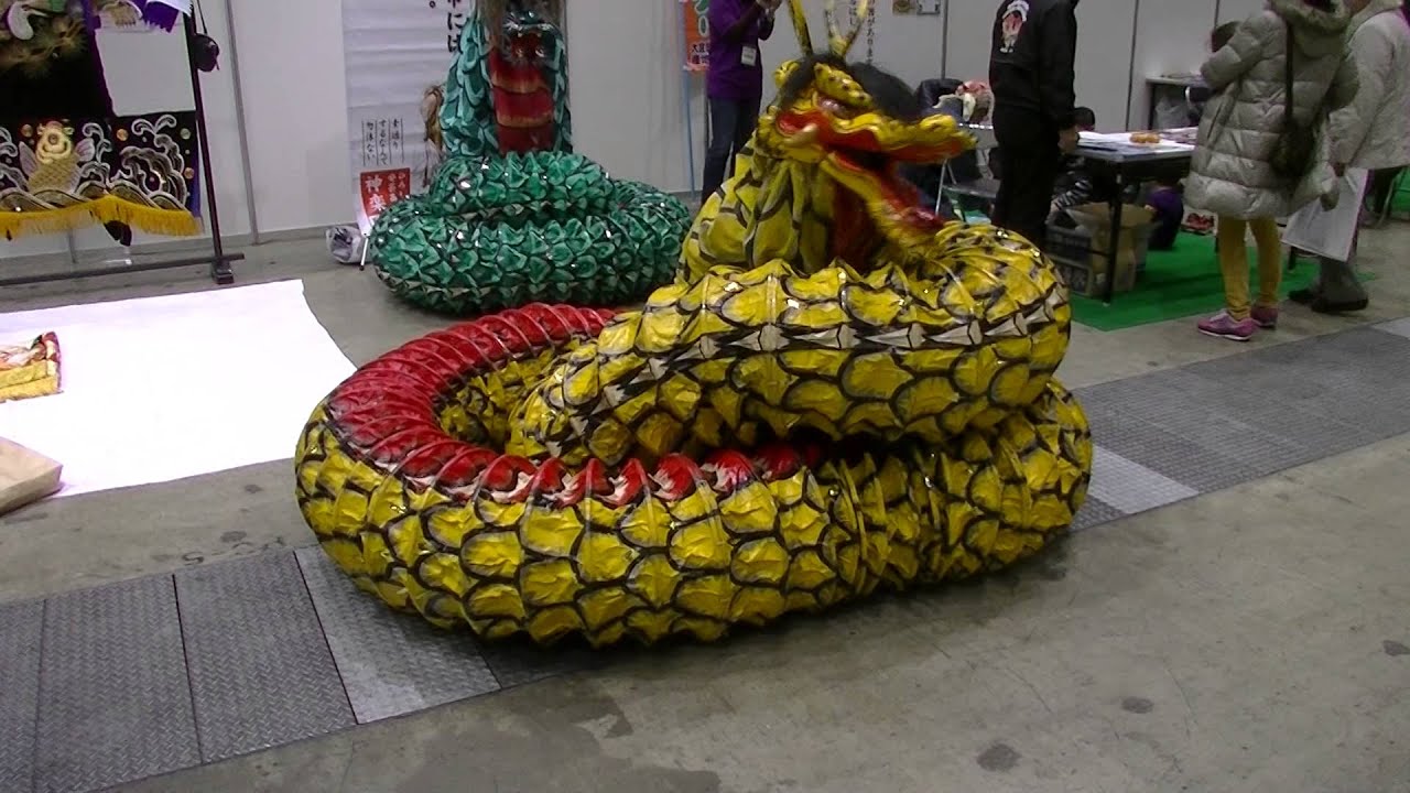 Huge serpent (Daija:大蛇) of Hiroshima Kagura(Japanese holy dance) - YouTube
