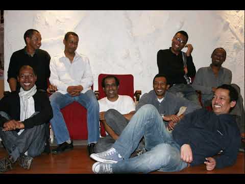 LOLO SY NY TARINY - Mompera Venance