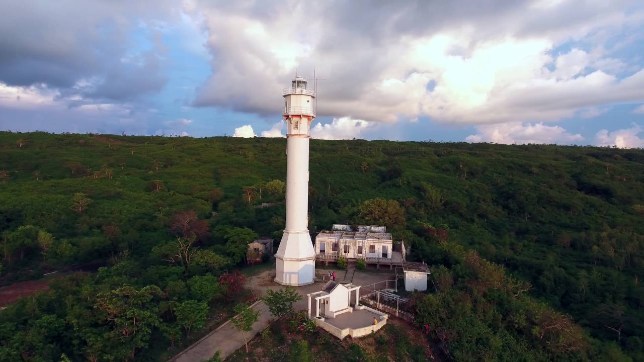 DJI Phantom 4 - cape bolinao lighthouse - YouTube