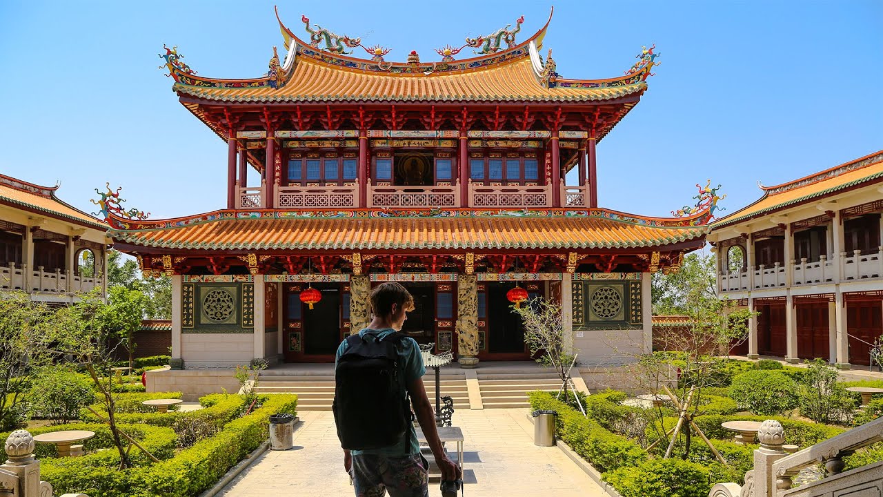 I EXPLORED EVERY TEMPLE IN MACAU - YouTube