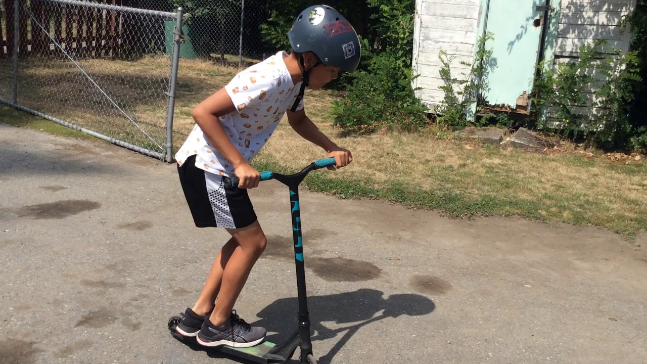 How To Do A Tailwhip On A Scooter 'EASY' - YouTube