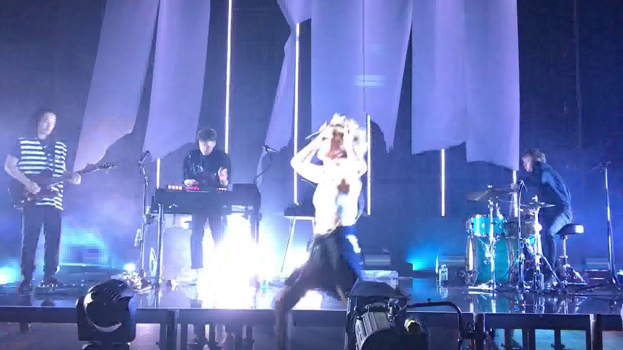 MØ - Lean On // Live @ Hammerstein Ballroom • NYC 2019 - YouTube