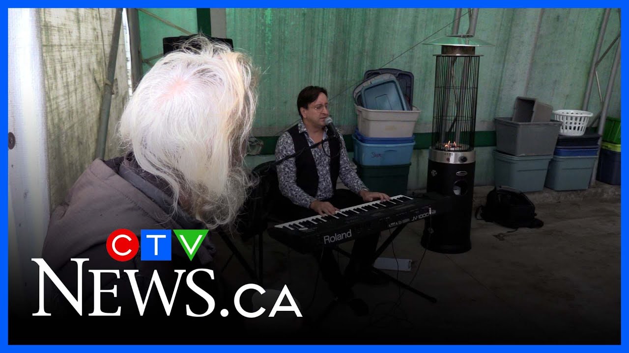 Blue Rodeo musician plays for London, Ont. homeless shelter - YouTube