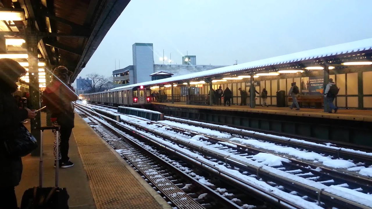Woodlawn and Manhattan Bound (4) Trains - YouTube