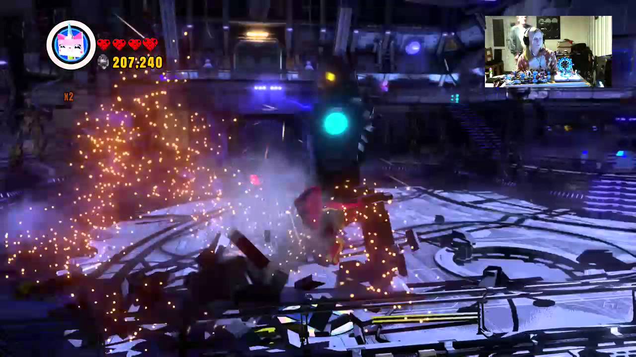 The Cyber King battle from the Doctor Who main game play level - YouTube