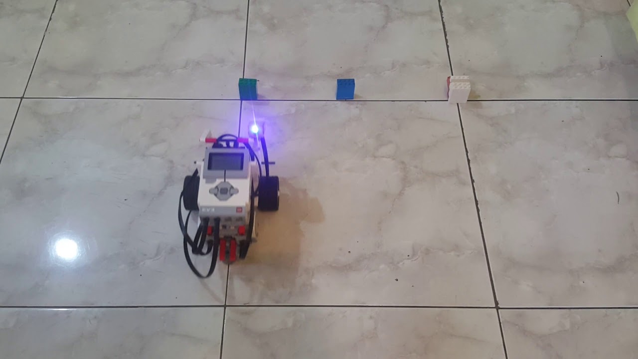 EV3 Mindstorm Education Colour Picker Bot - YouTube