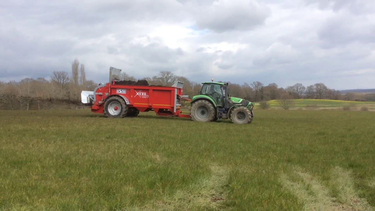 Hi spec Xcell 1250 muck spreading - YouTube