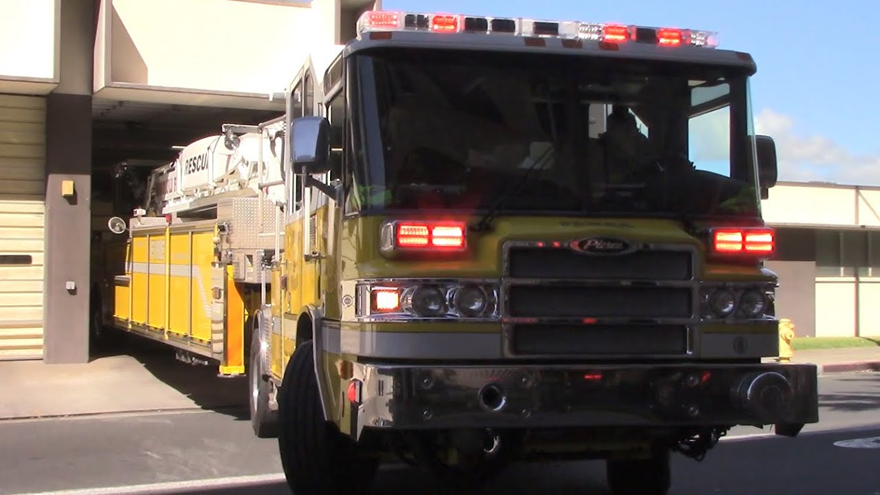 Honolulu Fire Dept. Ladder 2 Responding - YouTube