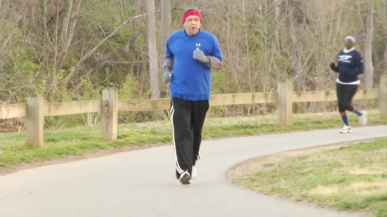 Recently homeless man to run Star 10K this weekend - YouTube