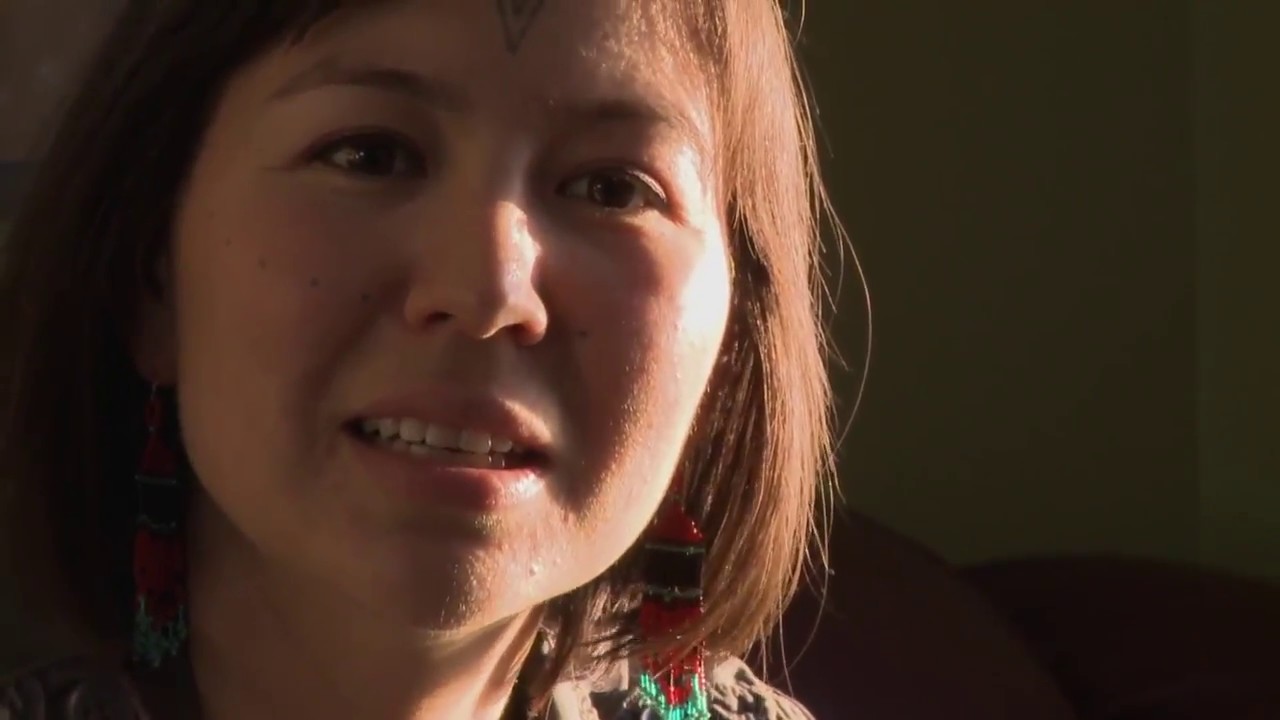 ANGRY INUK (INUIT ENFADADO) - Tráiler VOSE - YouTube