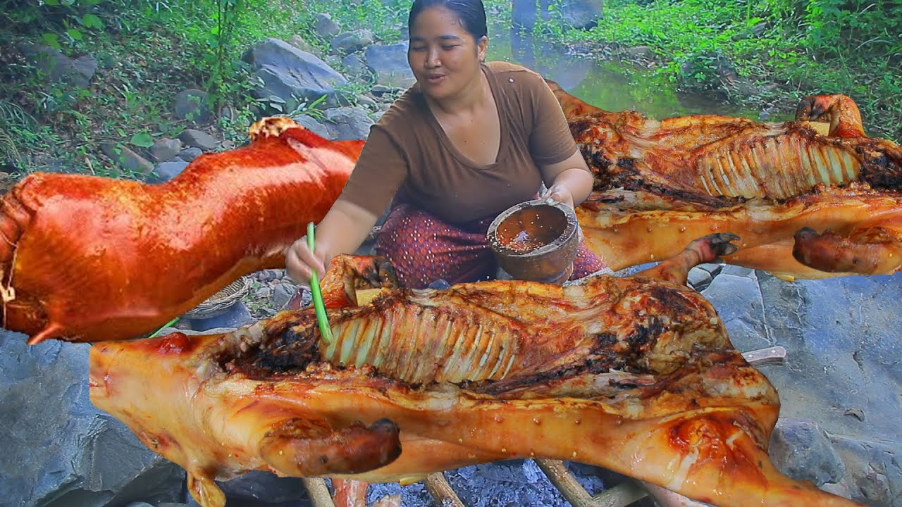Women and Monkey Pick pig and chicken at river - Roast pig and chicken ...