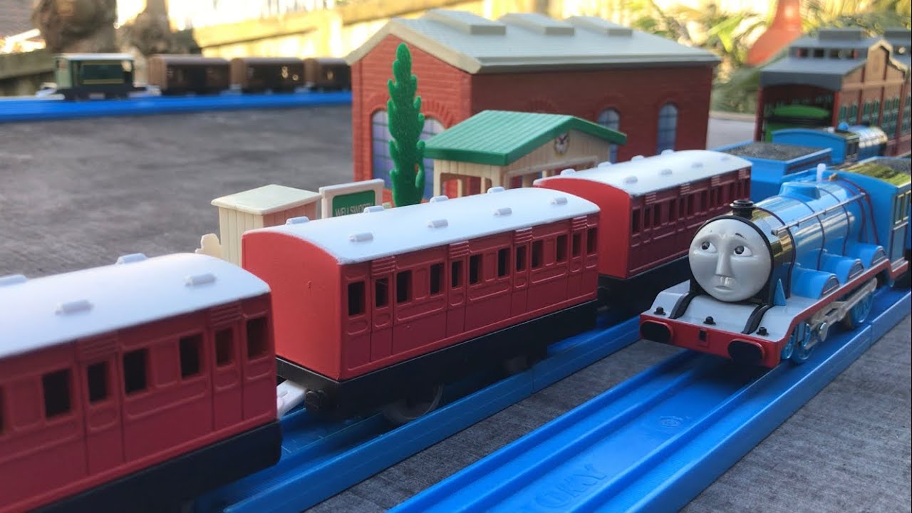 Custom Tomy Red Branchline Coaches - YouTube