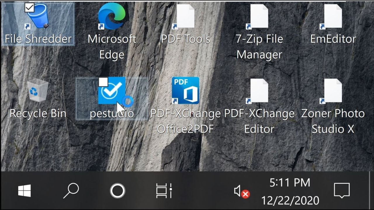 Windows 10 with 500% scaling - YouTube