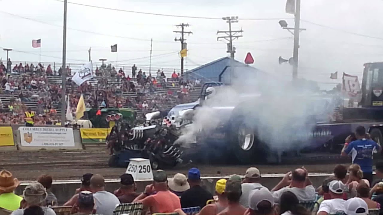 Bowling green modified tractor pull crash 2014 - YouTube