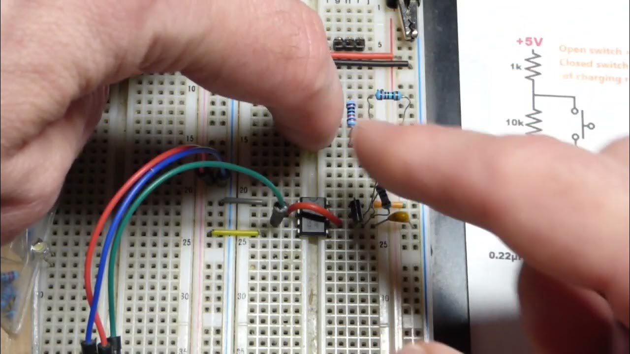Push Button 555 Sets SG90 Servo Position - YouTube