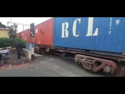concor freight train arriving ballygaunge by patru wag 9 - YouTube