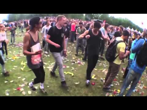 Techno benny hill rave dance - YouTube