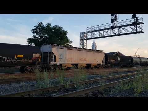 CSX Freight Train Backs into CSX Worcester Yard - YouTube