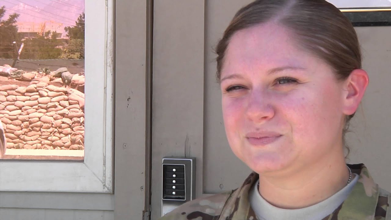 Soldiers with Task Force Lifeliner reenlist on Independence Day at ...