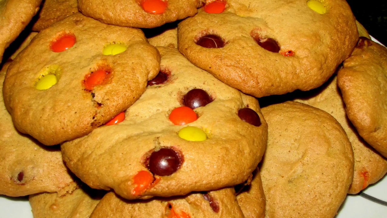 Reece's Pieces Cookies Peanut Butter Lovers Dream Cookie - YouTube