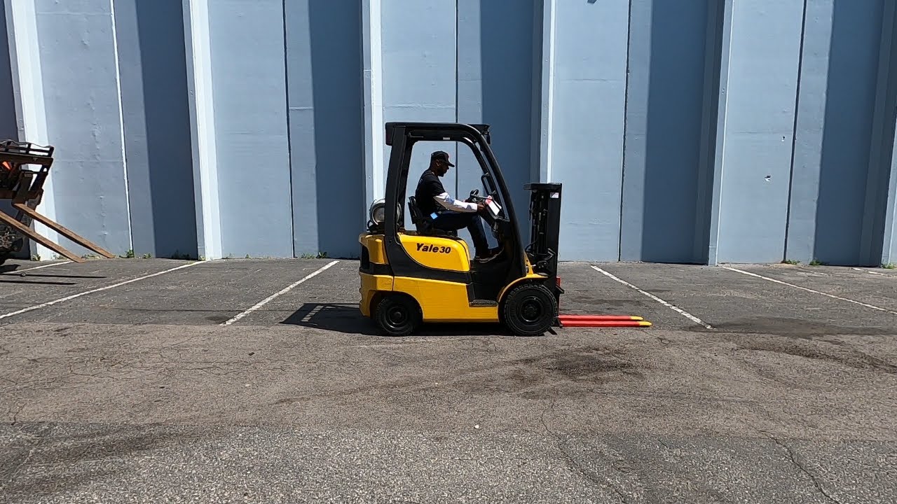 YALE GLP030VX 3,000lb LP (Propane) #809M - Forklift for Sale - YouTube