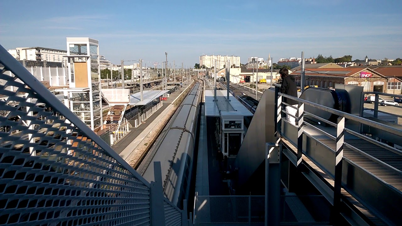 Arrivée du TGV n°5373 en gare de Rennes - YouTube