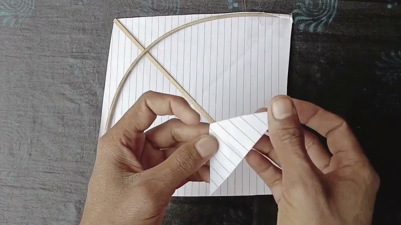 कागज का पतंग कैसे बनाते हैं | Kagaj ki Patang | Kite making with paper ...
