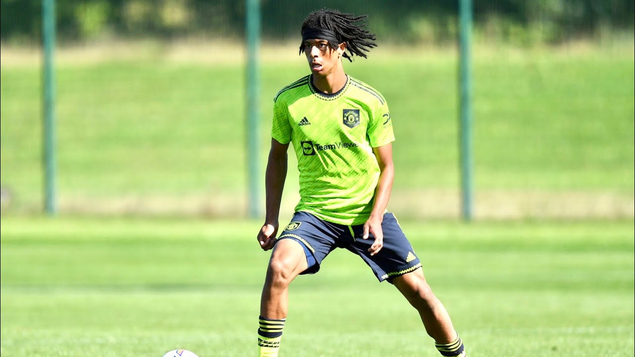 MAXI OYEDELE | UNSTOPPABLE & BEST PLAYER ON THE PITCH 💥 - YouTube