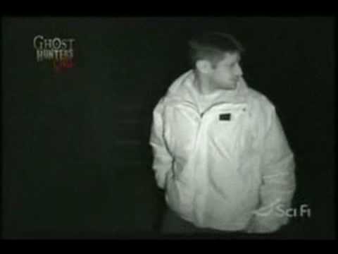 Ghost Hunters Live '08 - Grant's coat gets pulled! - Close Analysis ...