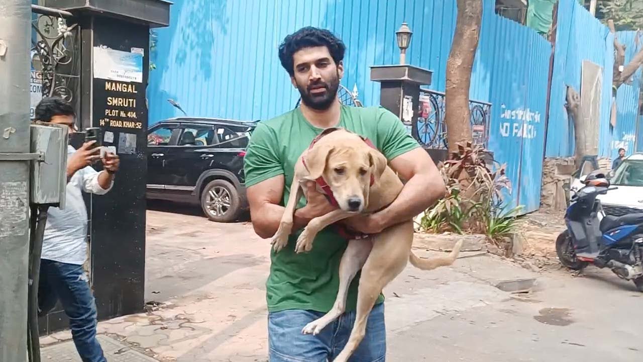 Aditya Roy Kapoor with his Pet spotted in Bandra | Shudh Manoranjan ...