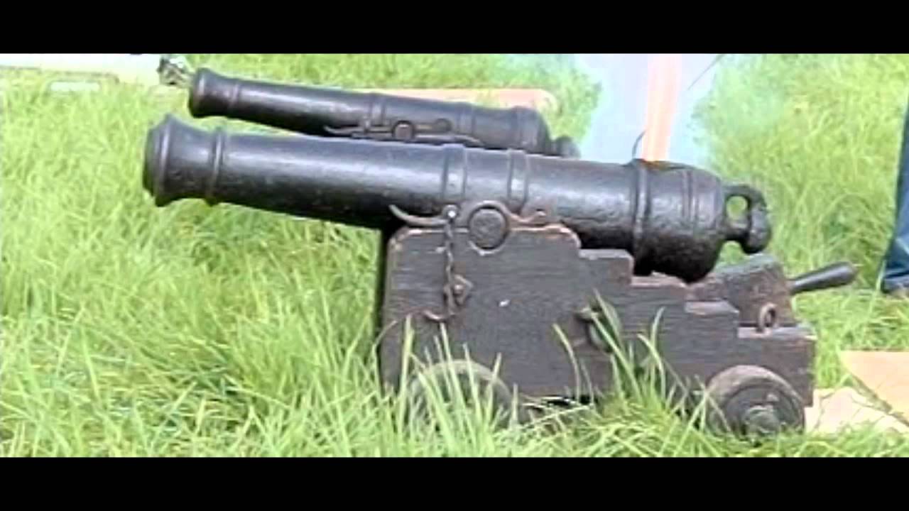 MINIATURE BLACK POWDER CANNONS SLOW MOTION - YouTube