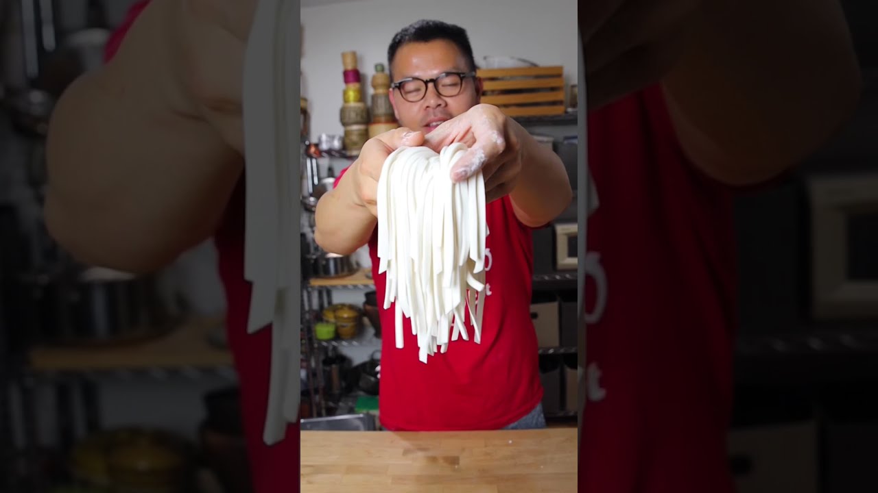 Khao Piek Sen Noodle Hack | Lao Food at Saeng's Kitchen - YouTube