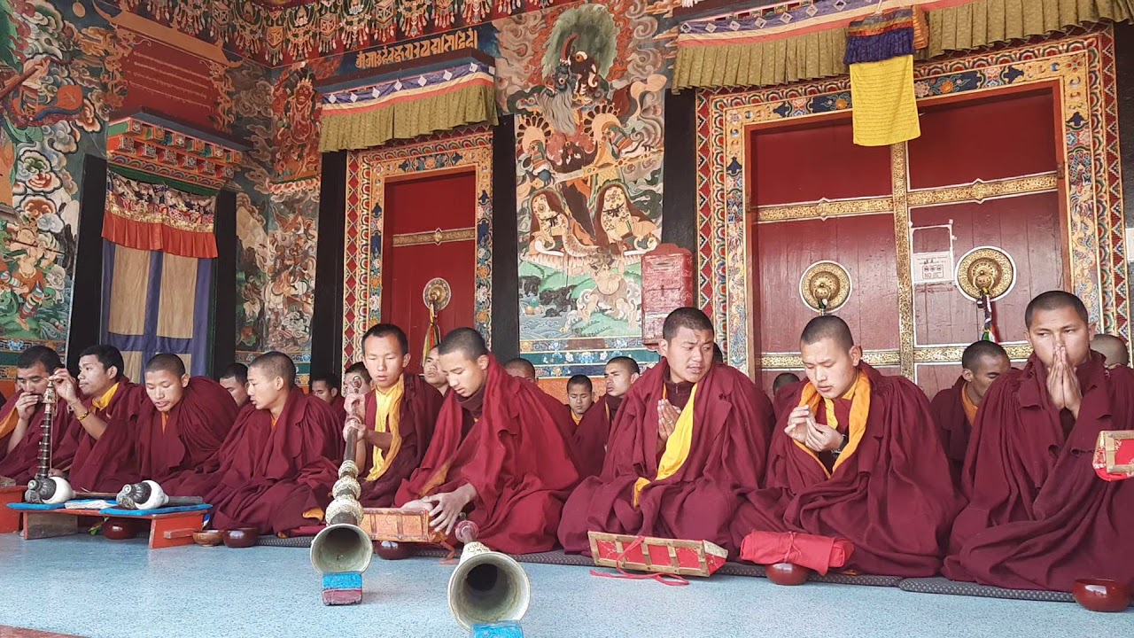 Monks offering prayers in Sikkim - YouTube