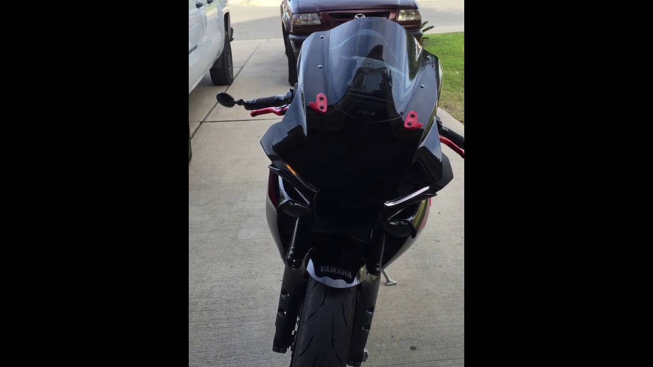 2015 R1 front signal lights - YouTube