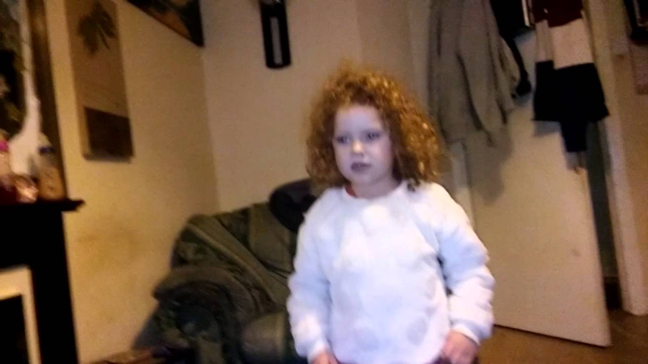 Tulisa singin frozen - YouTube