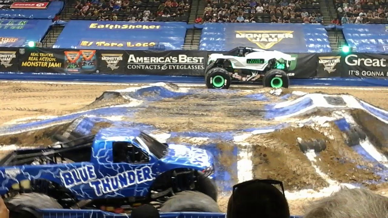 Monster Jam Jacksonville 2019 Show 1 Racing Round 1 Blue Thunder vs ...