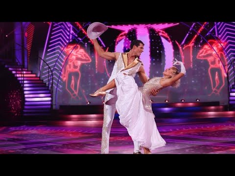 Philip Doyle and Daniela Roze - American Smooth - YouTube