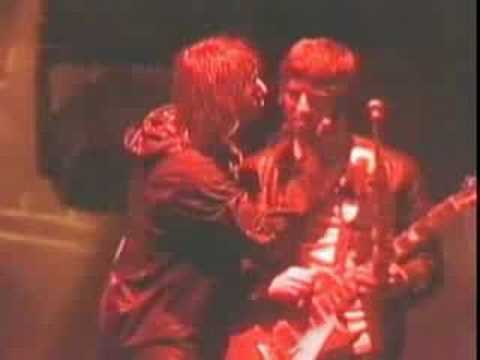 Oasis on Wembley 2000 (2nd night) - YouTube