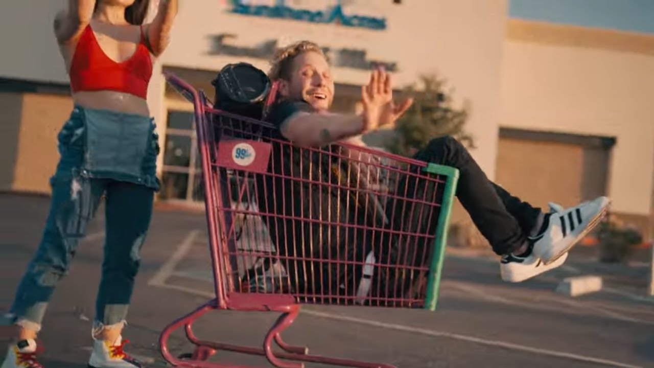 Chill Dill Ft. Kianalei - DND (Official Music Video) - YouTube