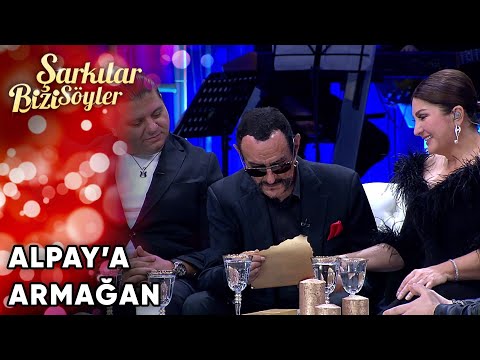 Şarkılar Bizi Söyler Ekibinden Alpay'a Saygı Armağanı | Şarkılar Bizi Söyler