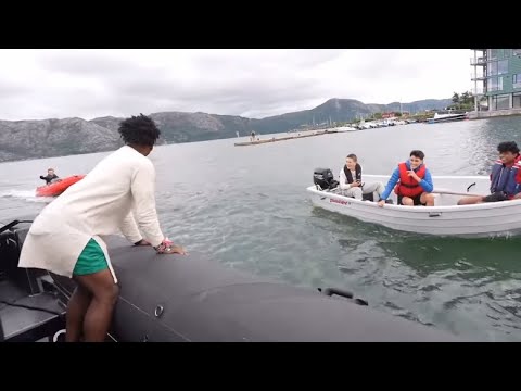 Speed got stream sniped by fans in Norway while on a boat 😭 - YouTube
