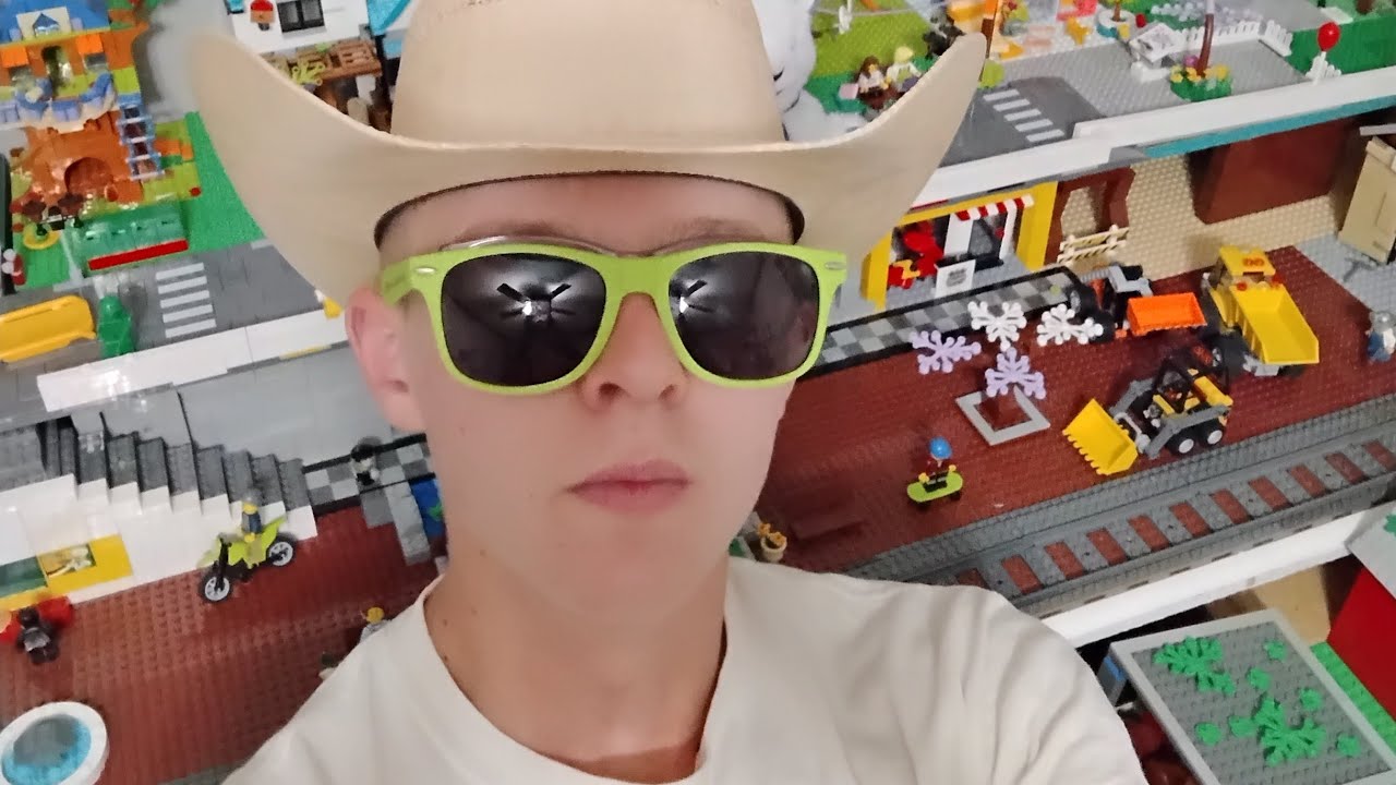 Chilling with Lego and hanging out - YouTube