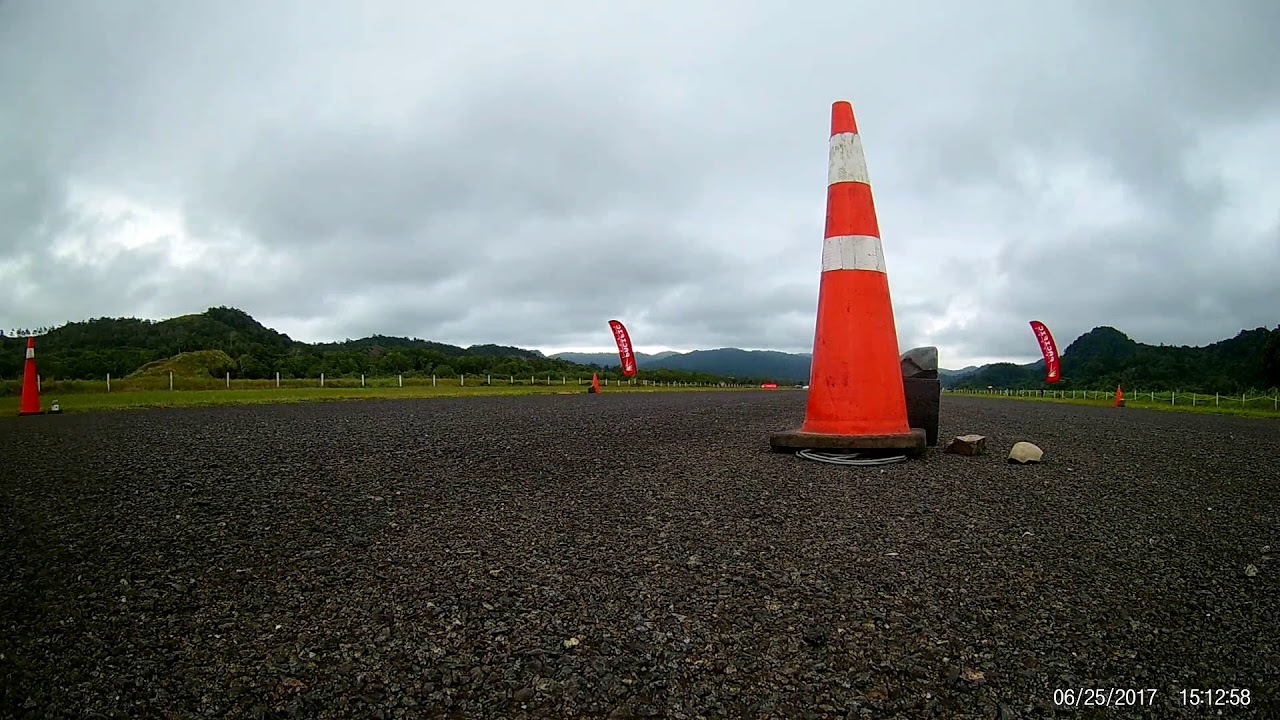 Aaveen autars S100RR beamer fly by - YouTube