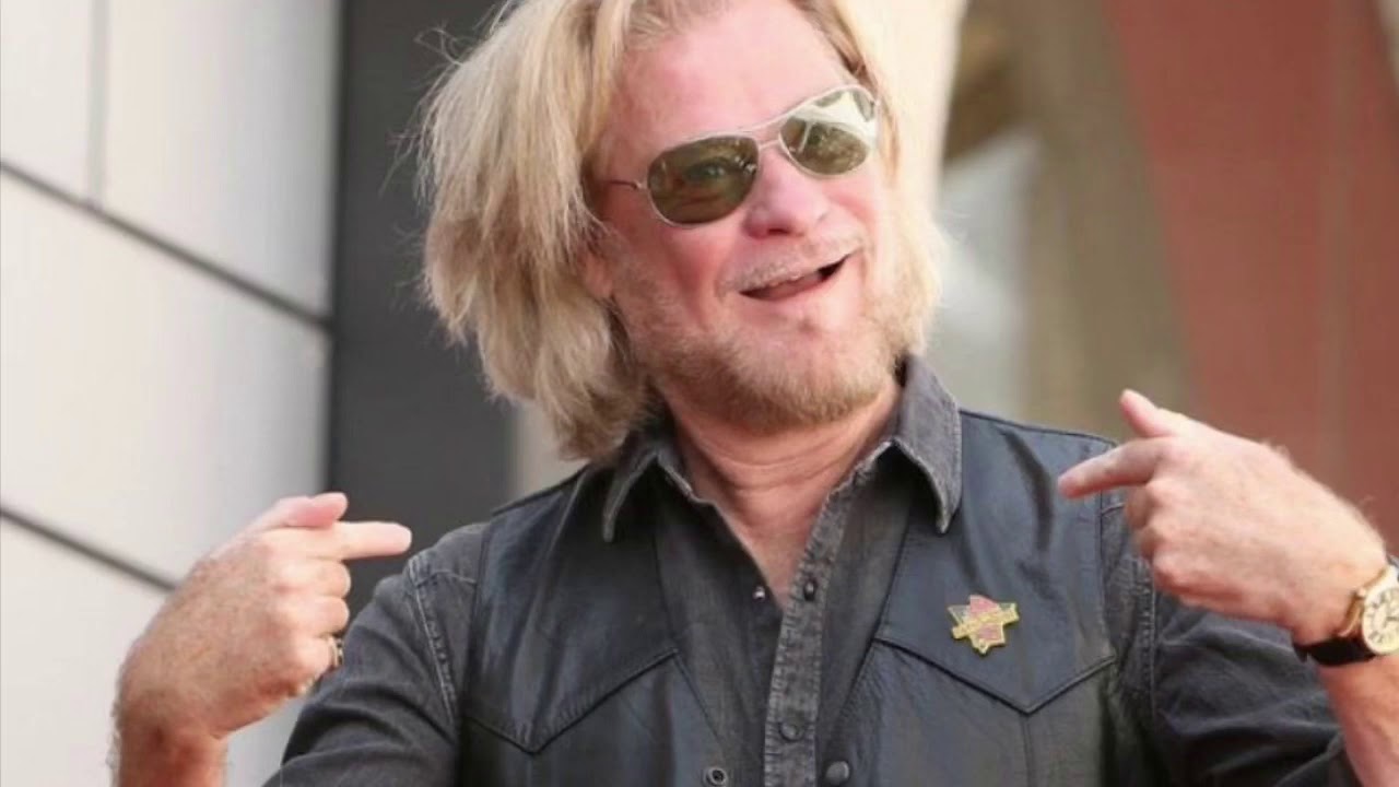 Daryl Hall turns 73 years today!! - YouTube
