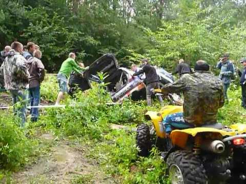 21 Rajd rzeszowski OS 11 -Niechobrz las- zaloga 33-Musz&Zygmunt w rowie -wyciagnie quadem