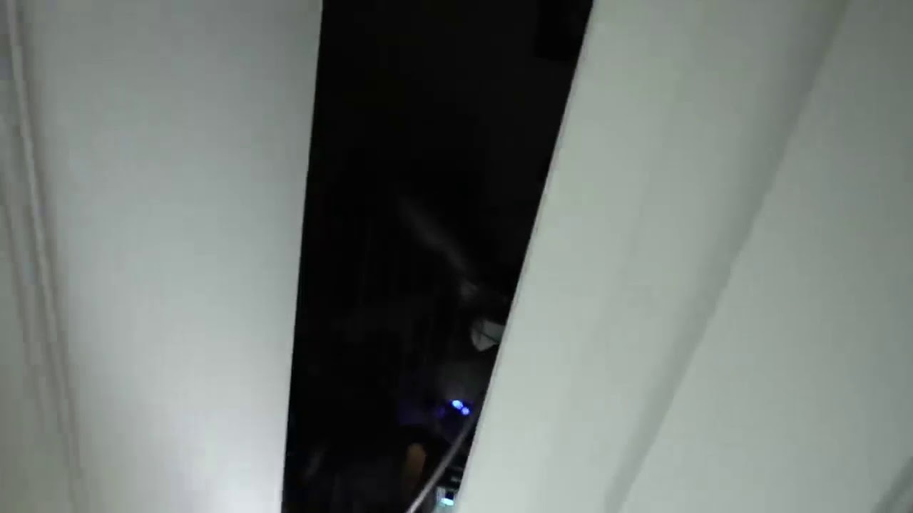 DO NOT GO TO THE MIRROR WORLD AT 3AM (IT WAS CREEPY) - YouTube