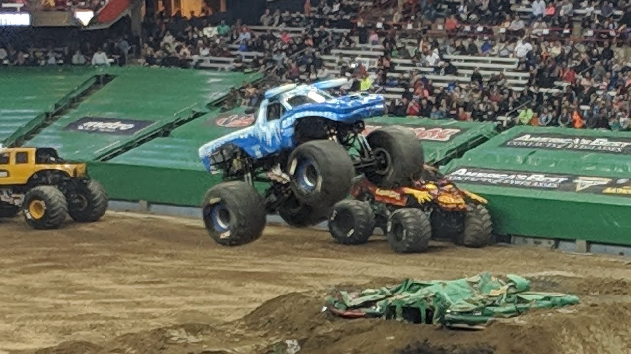 Monster Jam Syracuse 2019 El Toro Loco Ice Freestyle - YouTube