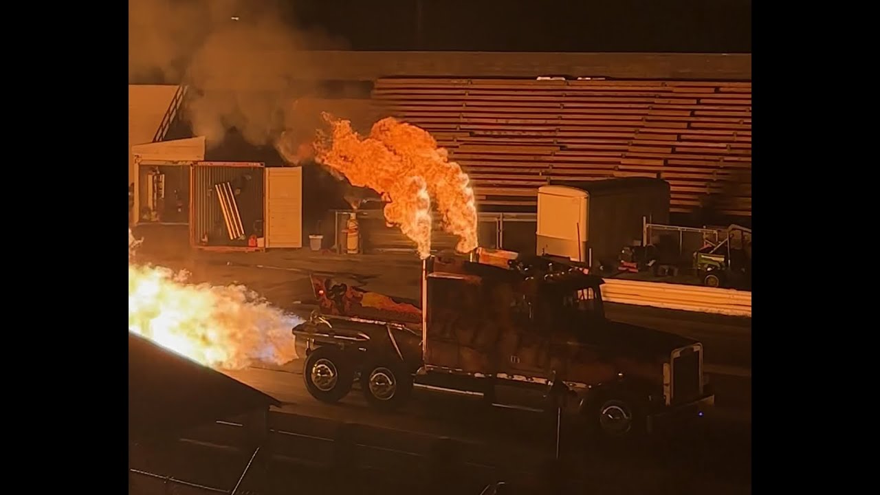 Hell Fire Truck at Grand Bend MotorPlex! - YouTube